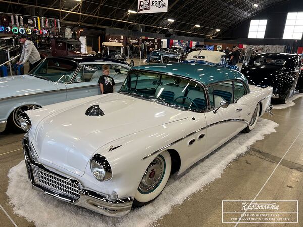 Ivan Peroff's 1956 Buick - Kustomrama