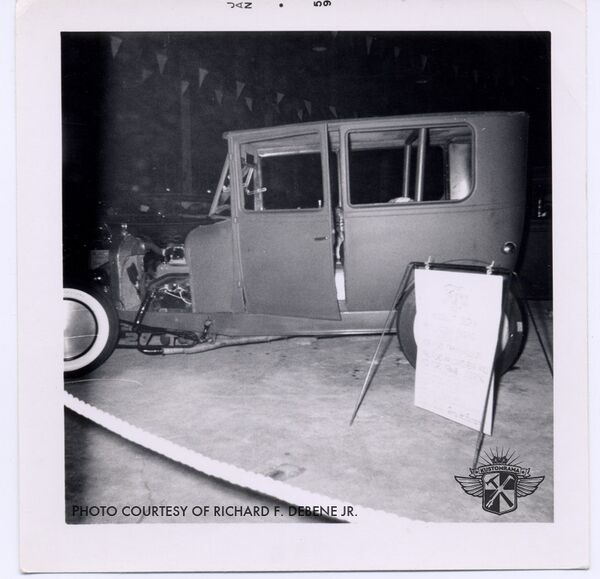 Terry McFarlane's 1927 Ford - Kustomrama